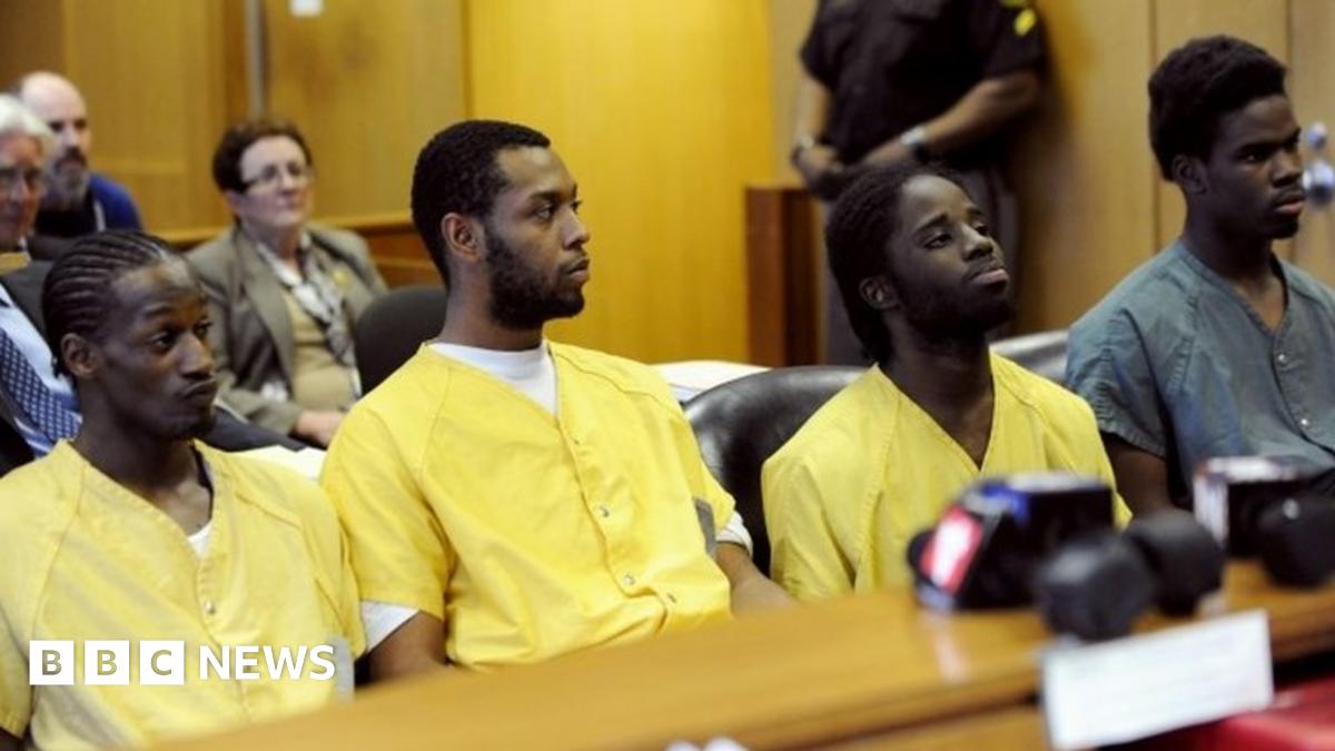 Detroit 'mob beating' goes to attempted murder trial - BBC News