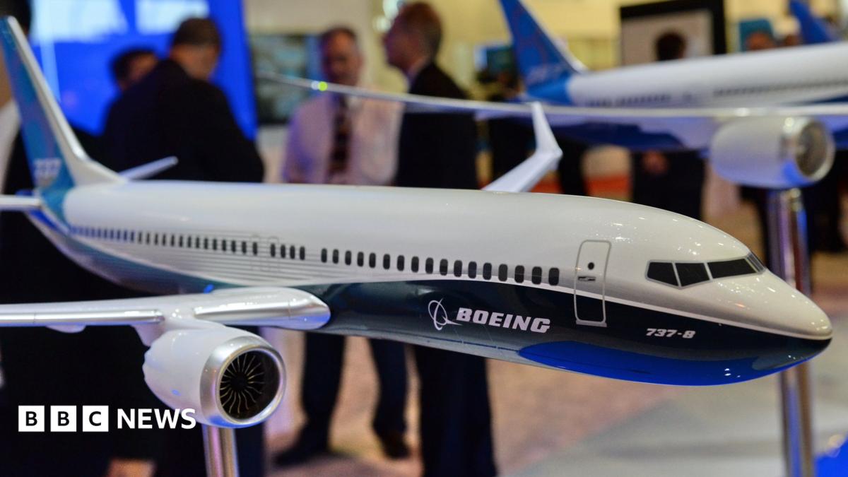Boeing profits from sales boost - BBC News