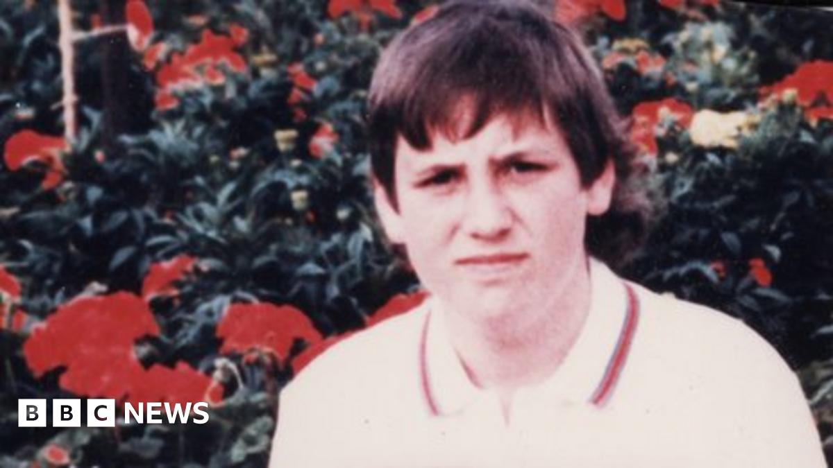 Hillsborough stories: Carl Brown - BBC News