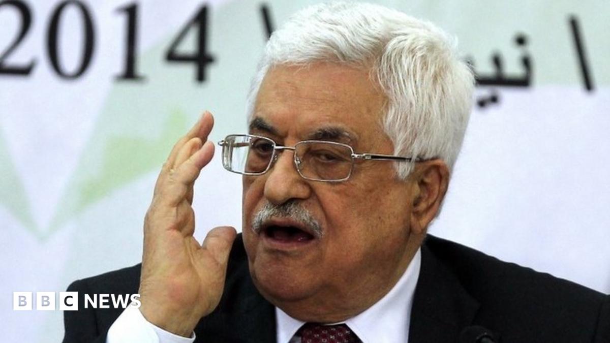 Palestinians' Mahmoud Abbas calls Holocaust 'heinous crime' - BBC News