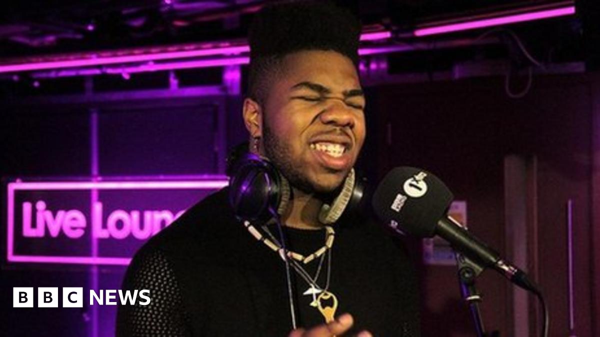 More names added to Latitude Festival line-up - BBC News