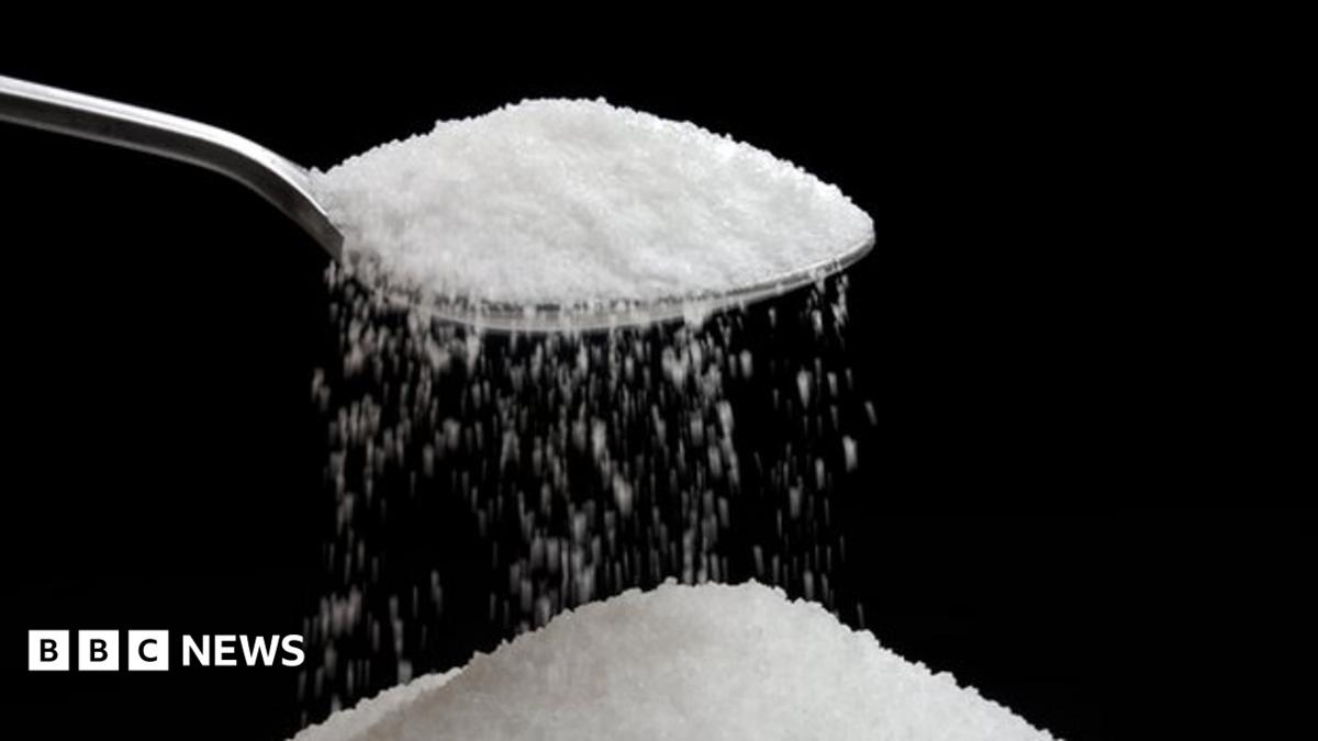Poll shows most want sugary drinks banned from UK schools - BBC News