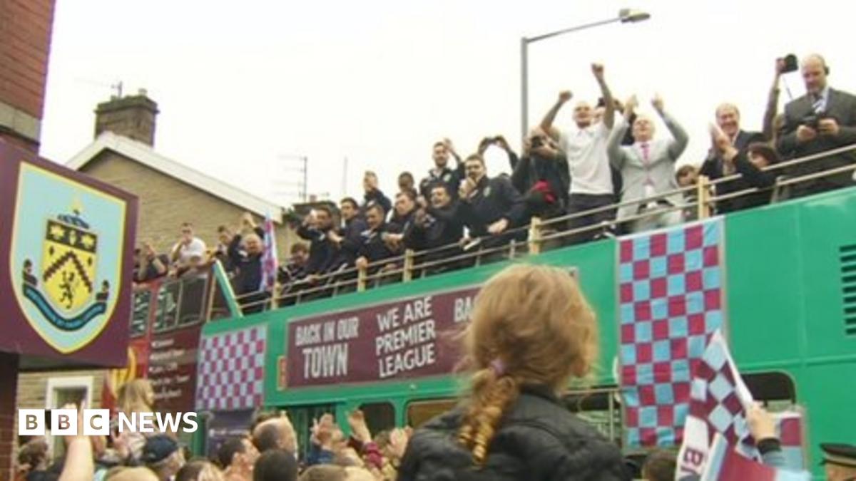Fans celebrate Burnley's promotion to Premier League - BBC News