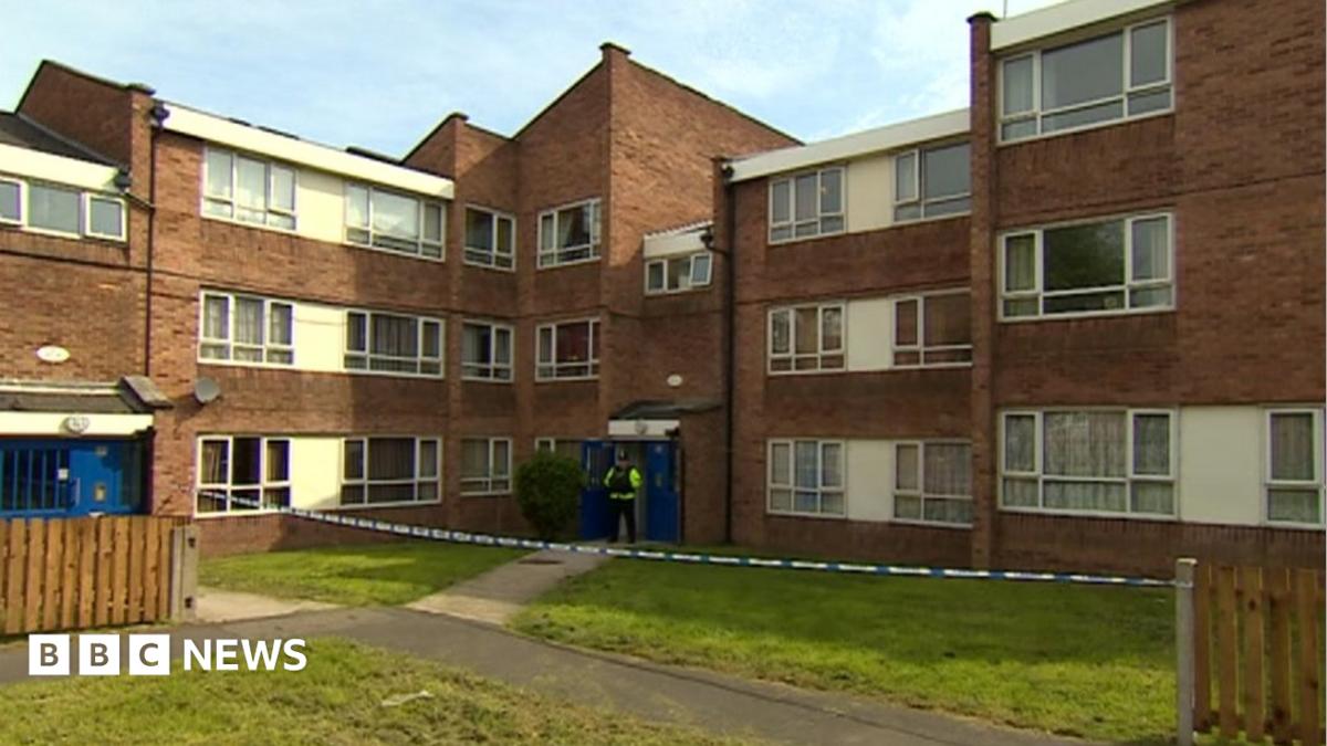 Ian Meakin, 49, charged with murder in Ilkeston - BBC News