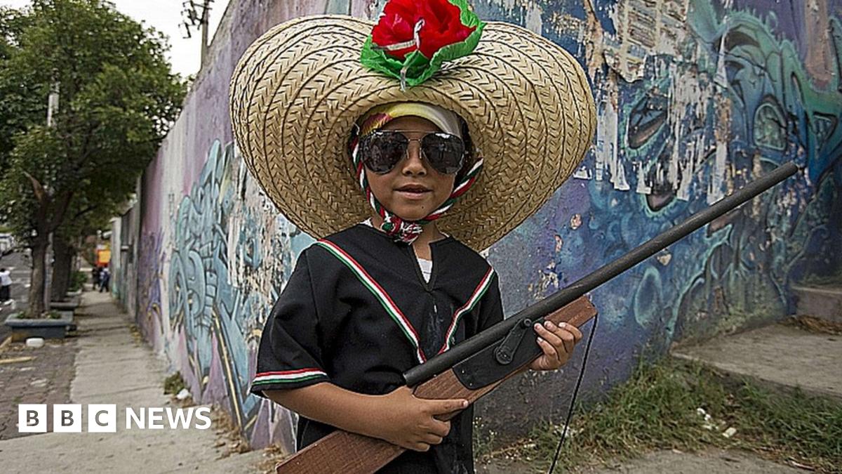 In pictures: Mexico celebrates Cinco de Mayo - BBC News