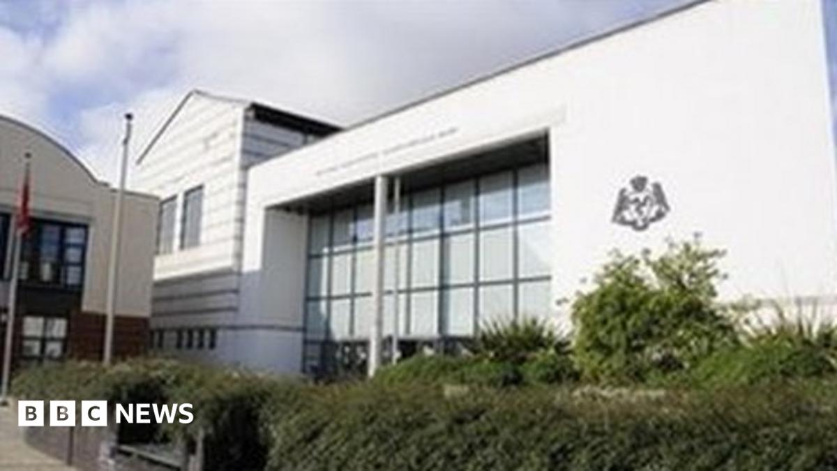 Isle of Man legal aid reviewed for first time in 14 years - BBC News