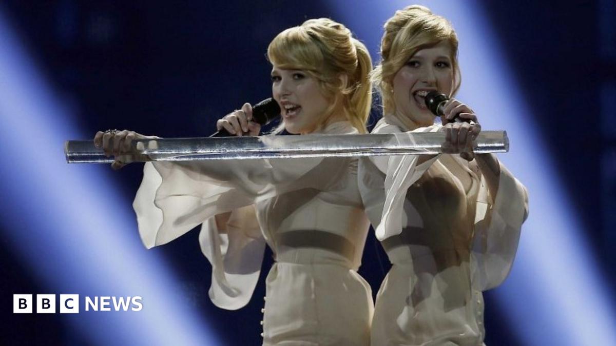 Russia booed at Eurovision semi-final - BBC News