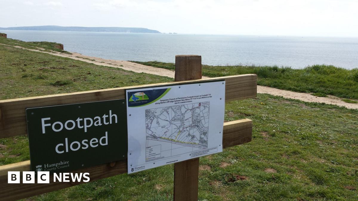 Visitors ignore collapsed Solent Way cliff path signs - BBC News