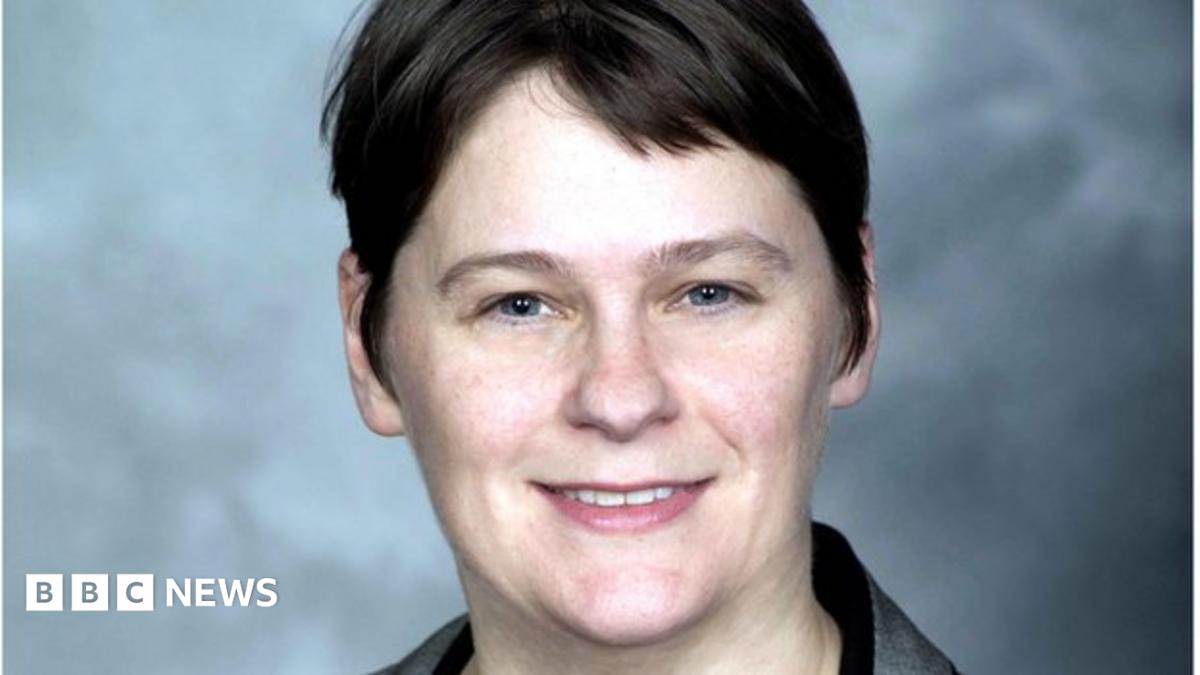 Angela Scott named new Aberdeen City Council chief executive - BBC News