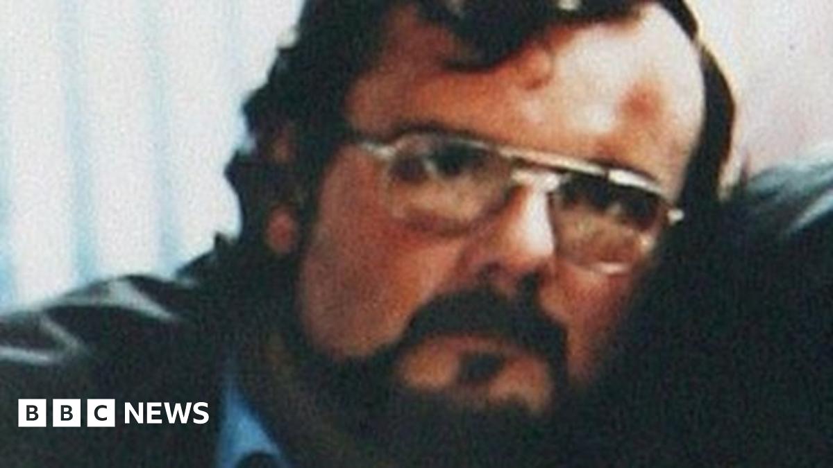 Seamus Ruddy: Sister says family know names of killers - BBC News