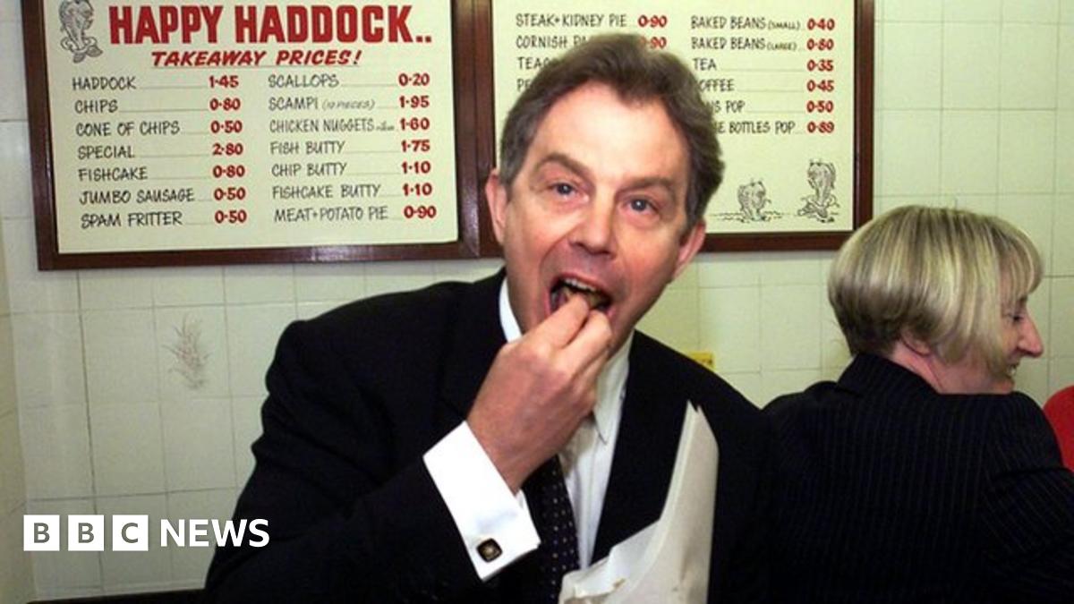 Why do politicians try so hard to eat like voters? - BBC News