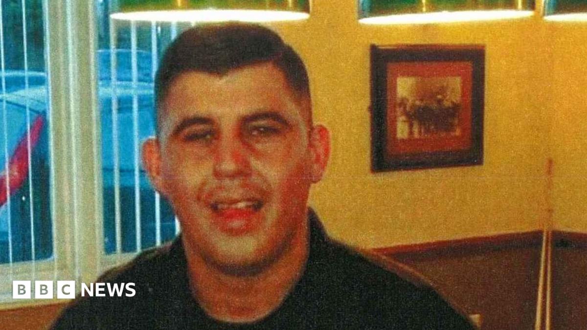 Murder charge over Middlesbrough stab death - BBC News
