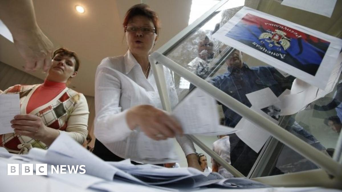 East Ukraine separatists seek union with Russia - BBC News