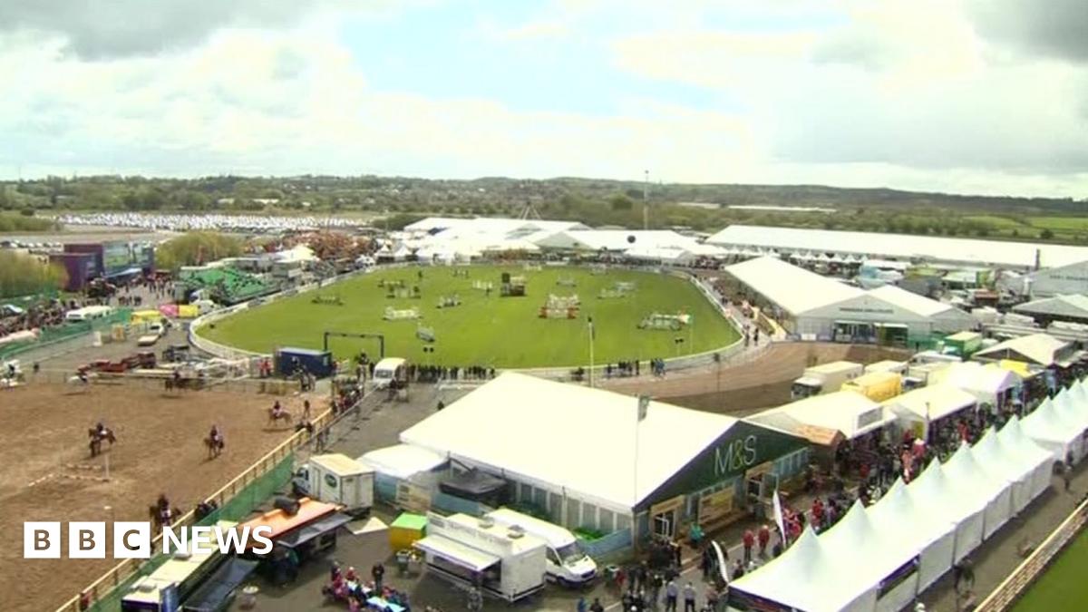 Balmoral Show begins at Maze Prison site near Lisburn - BBC News