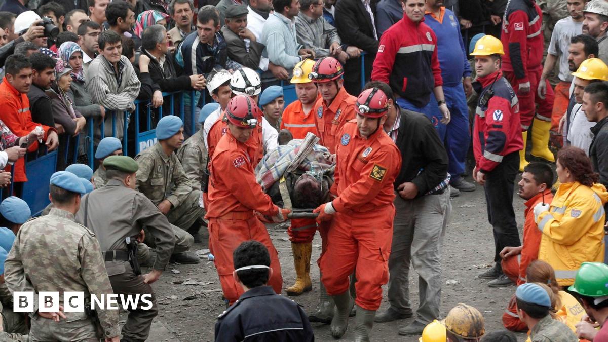 Turkey coal mine explosion: Death toll rises - BBC News