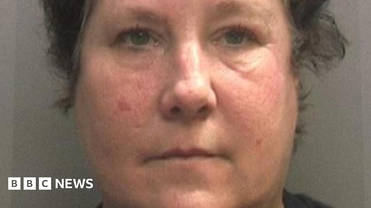 Wolverhampton killer Caroline Loweth jailed for murder - BBC News