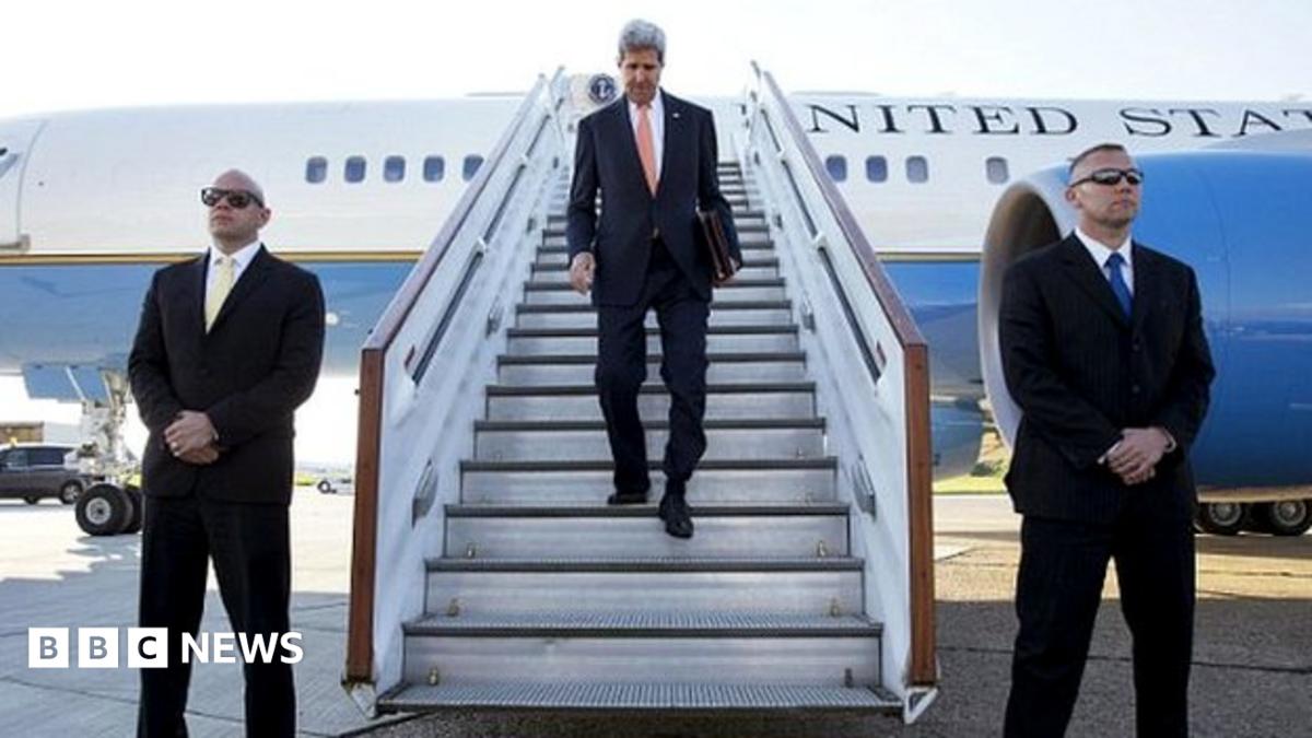 Middle East peace talks: Kerry meets Abbas in London - BBC News
