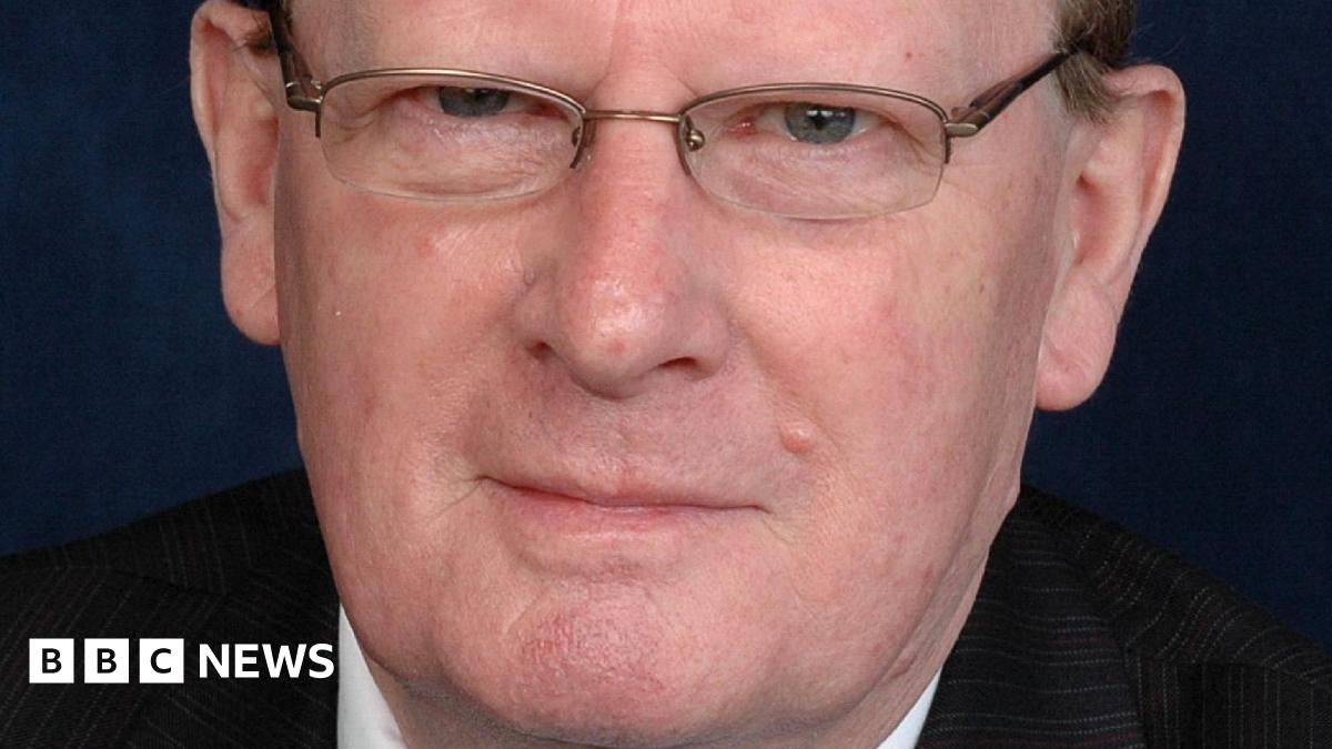 RCT council leader Anthony Christopher dies after illness - BBC News