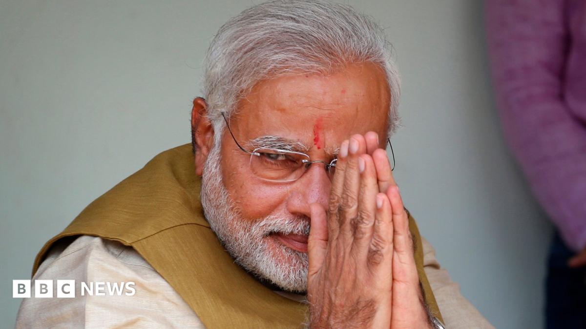 India election: Opposition BJP heads for landslide win - BBC News