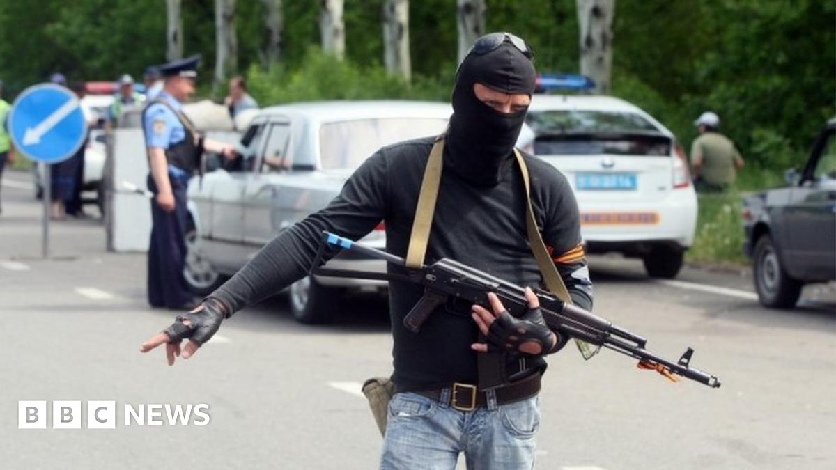 Ukraine crisis: UN sounds alarm on human rights in east - BBC News
