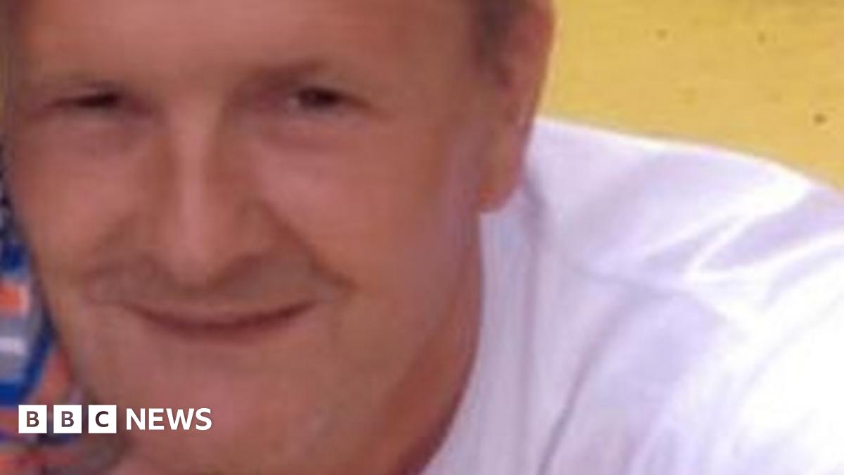 Paul Boyle guilty of knife murder of Kenneth McNeill in Glasgow - BBC News