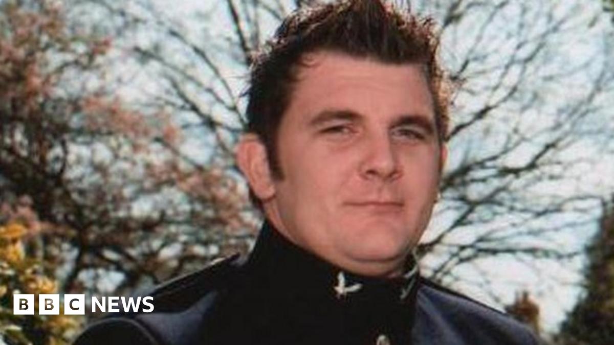 Cpl James Walters: Military funeral held in Cornwall - BBC News