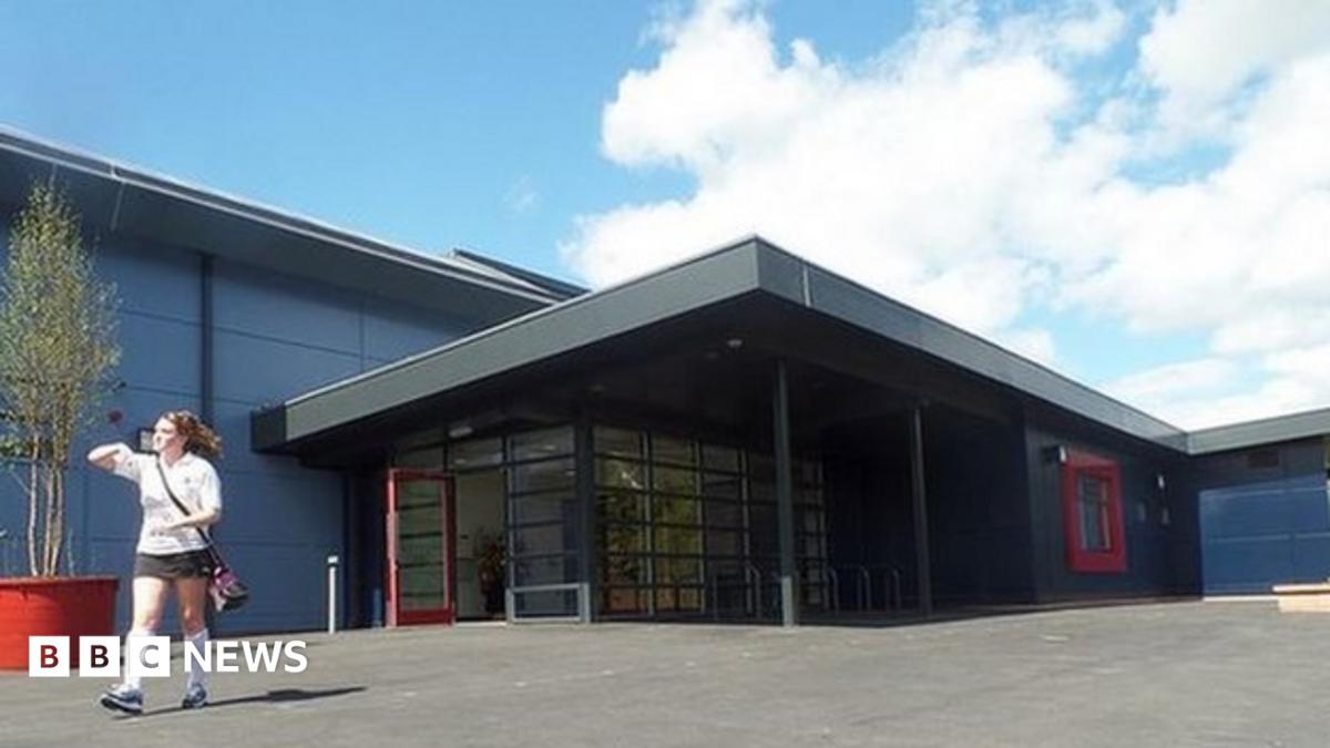 New Peebles High sports hall is 'world class' facility - BBC News