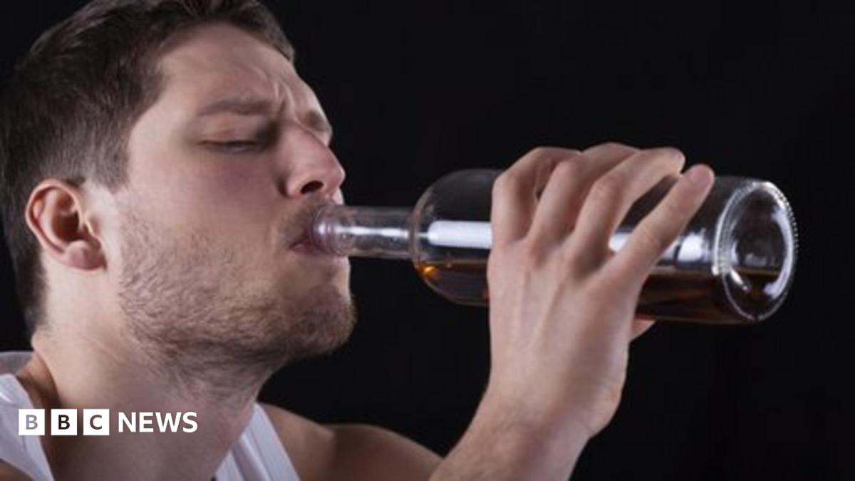 University campaign to counter binge-drinking culture - BBC News