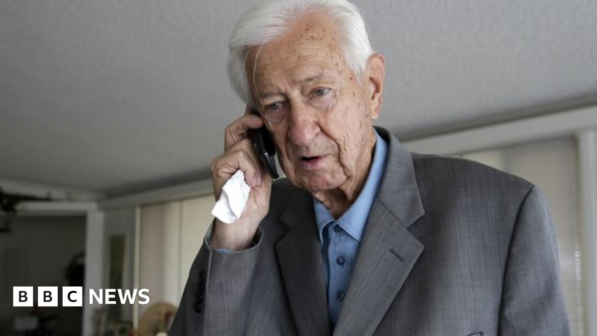 Oldest congressman forcibly retired by voters - BBC News