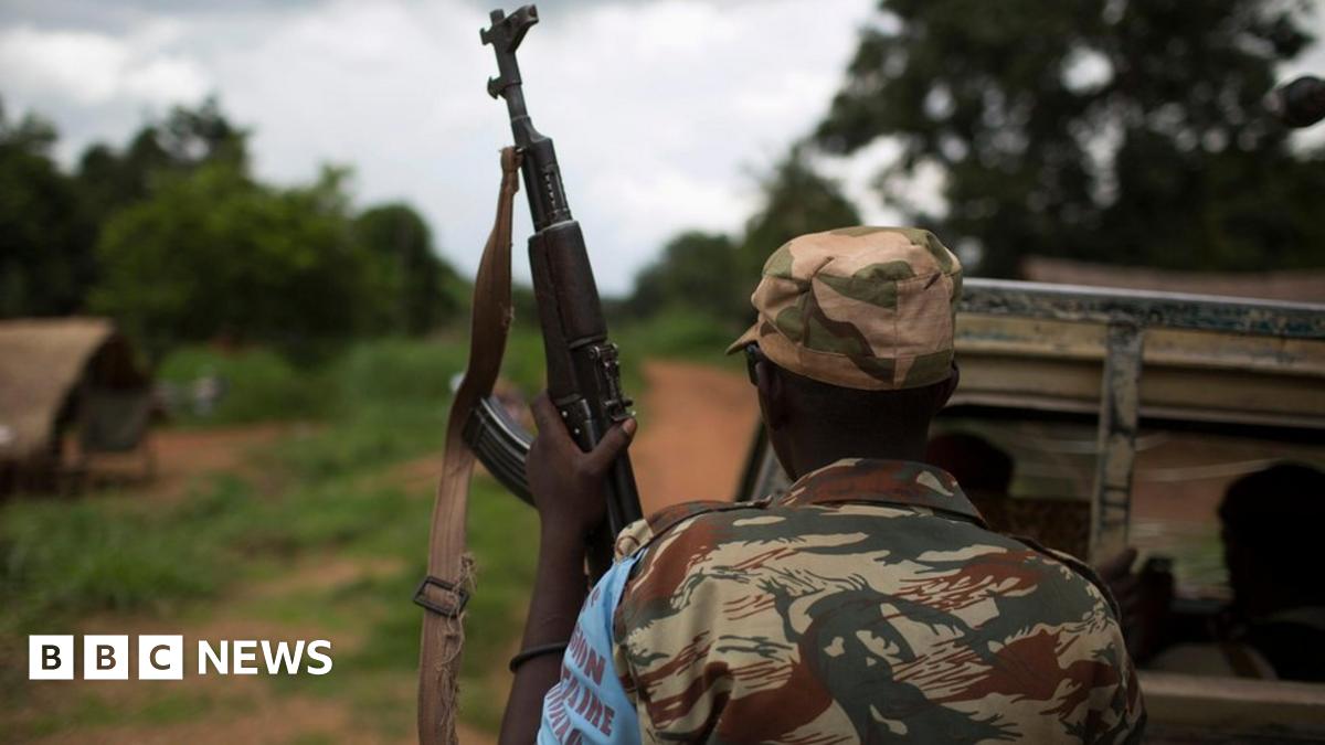 CAR Seleka rebels kill many in Bangui church attack - BBC News