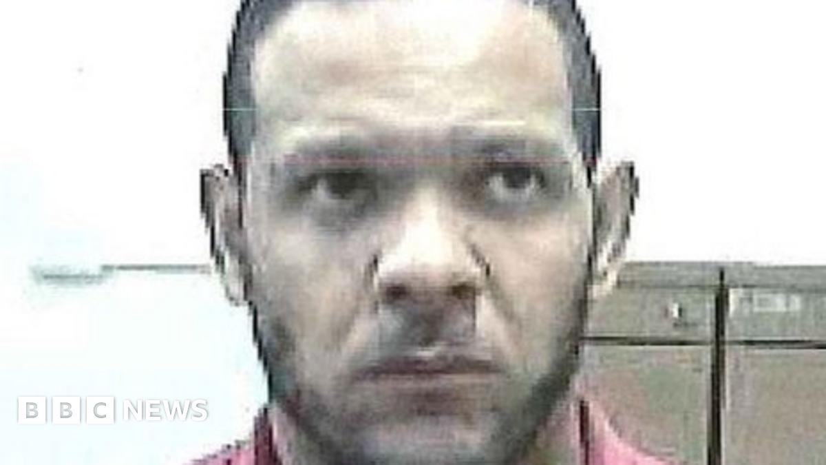 Robber Simon Marcus Rhodes-Butler missing from Ford prison - BBC News