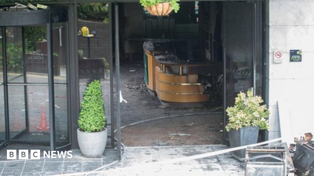 Londonderry explosion: 'Firebomb' explodes in Everglades Hotel - BBC News