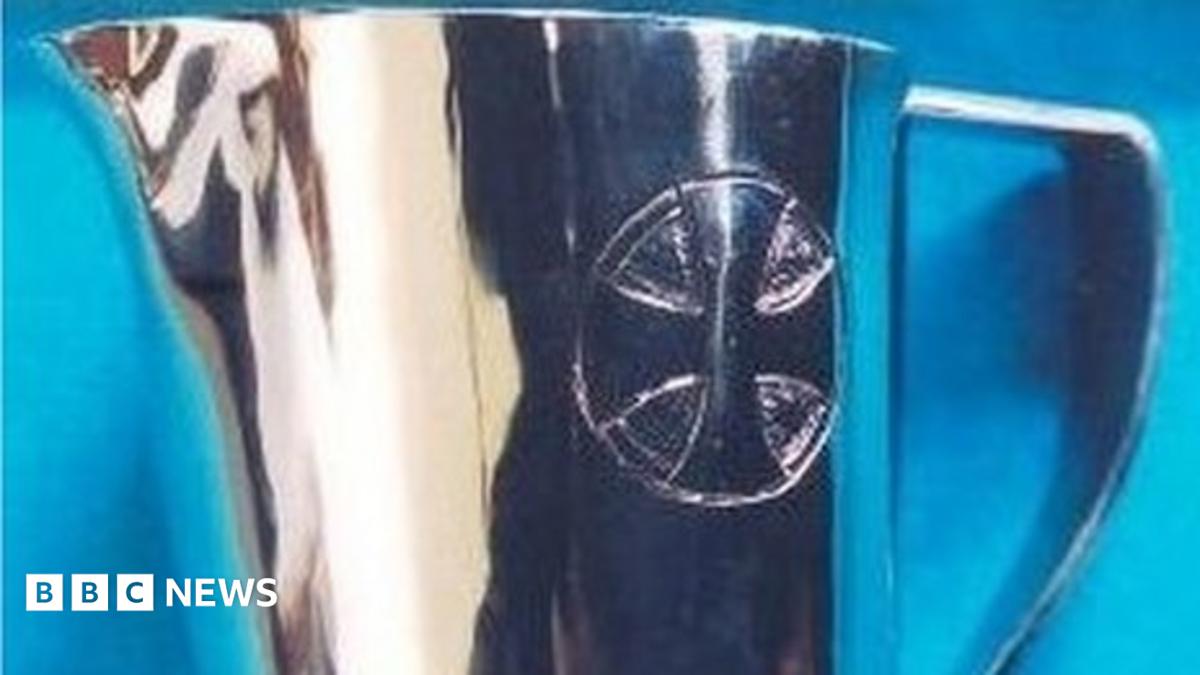 Newcastle's Holy Cross Church silverware worth £7k stolen - BBC News