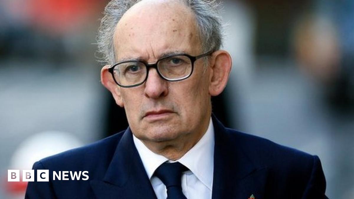 Hacking Trial: Case against former managing editor 'zero' - BBC News