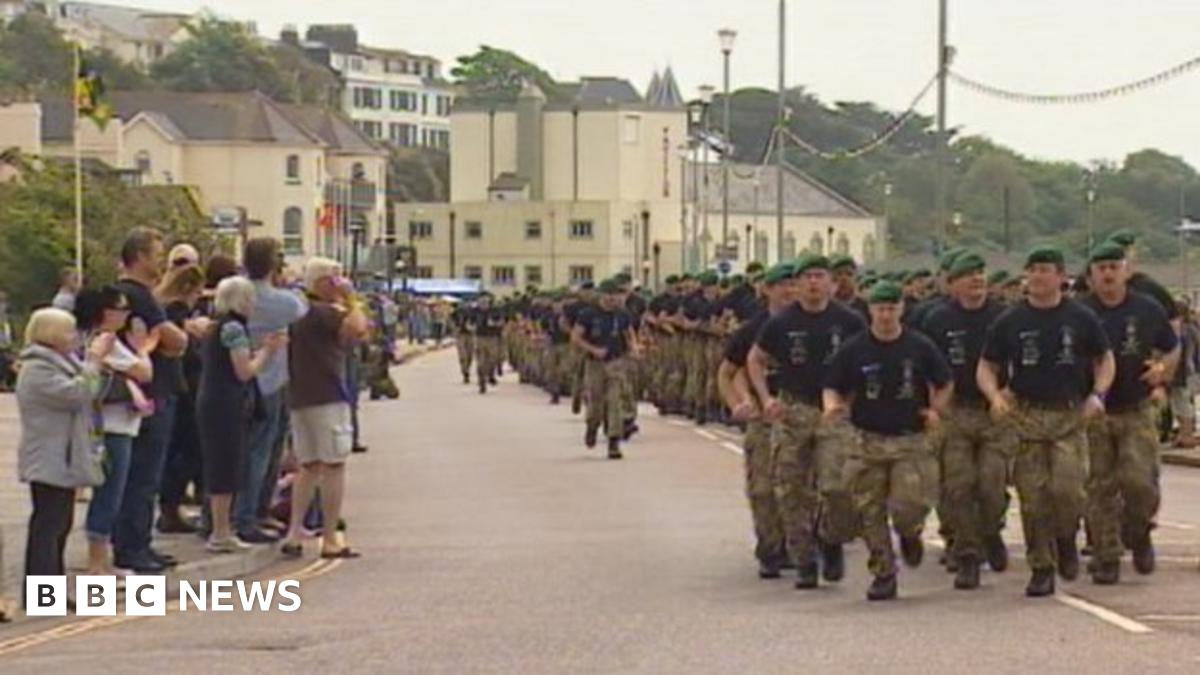 Speed march for Royal Marines 350th anniversary - BBC News