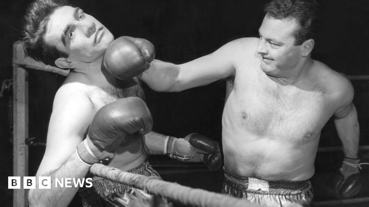 'Lost' Sean Connery play recording unearthed by director - BBC News