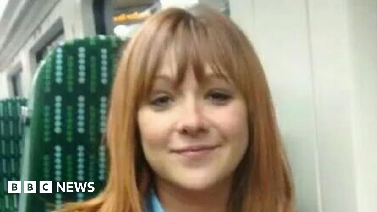 Family's tribute to Melanie Lakin who died in A458 crash - BBC News