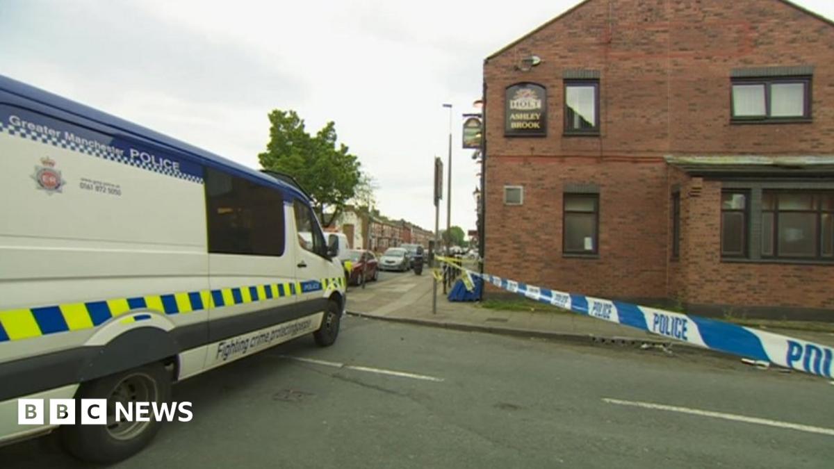 Five held over Salford pub shooting - BBC News