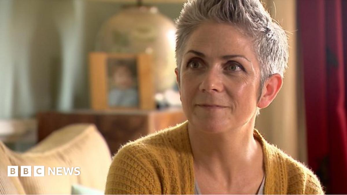 Novelist Denise Mina makes homemade film - BBC News