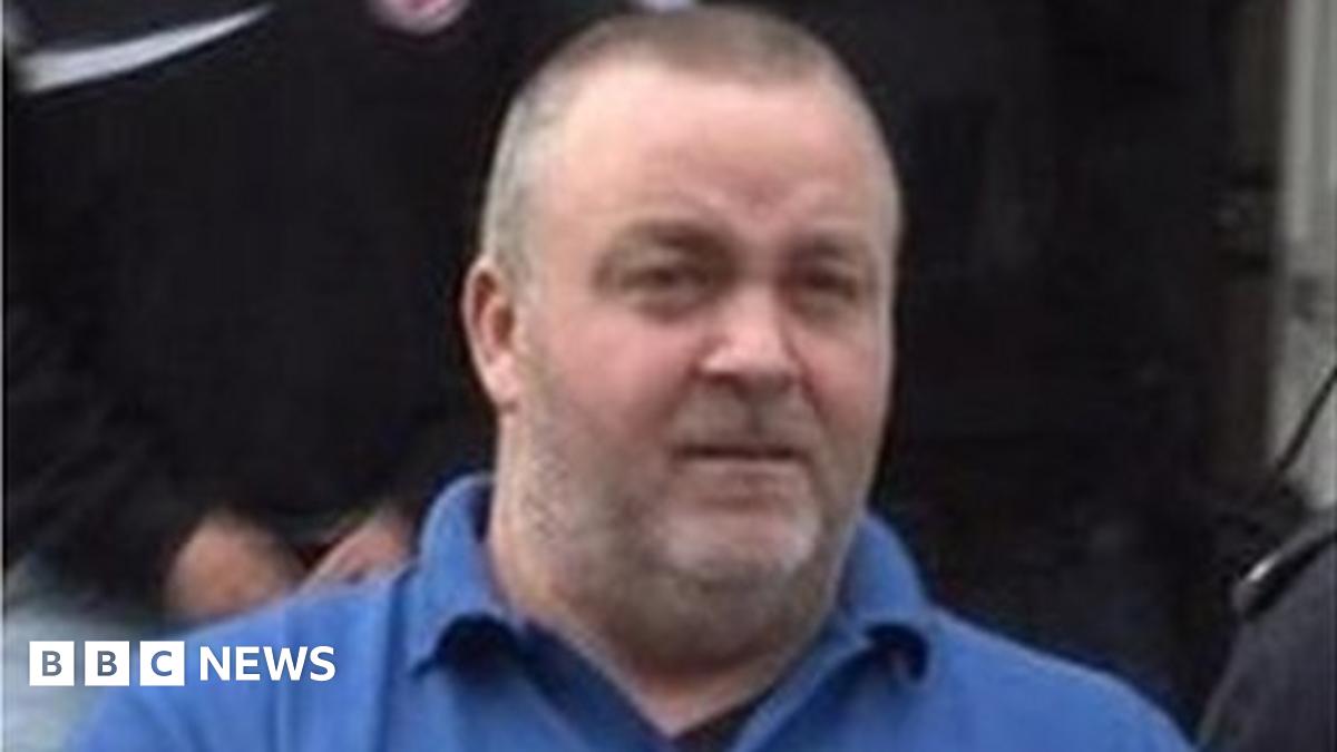 Sean Kelly admits six charges linked to terrorism - BBC News