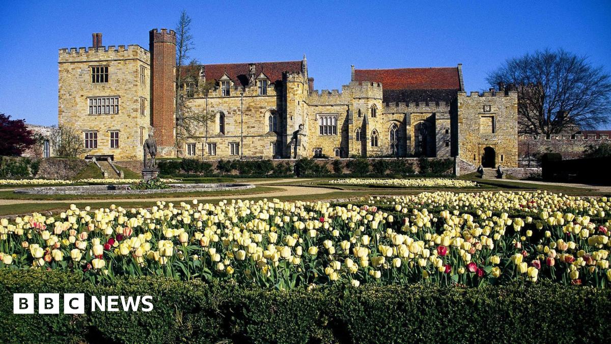 Earliest comedy by female playwright returns to stage - BBC News