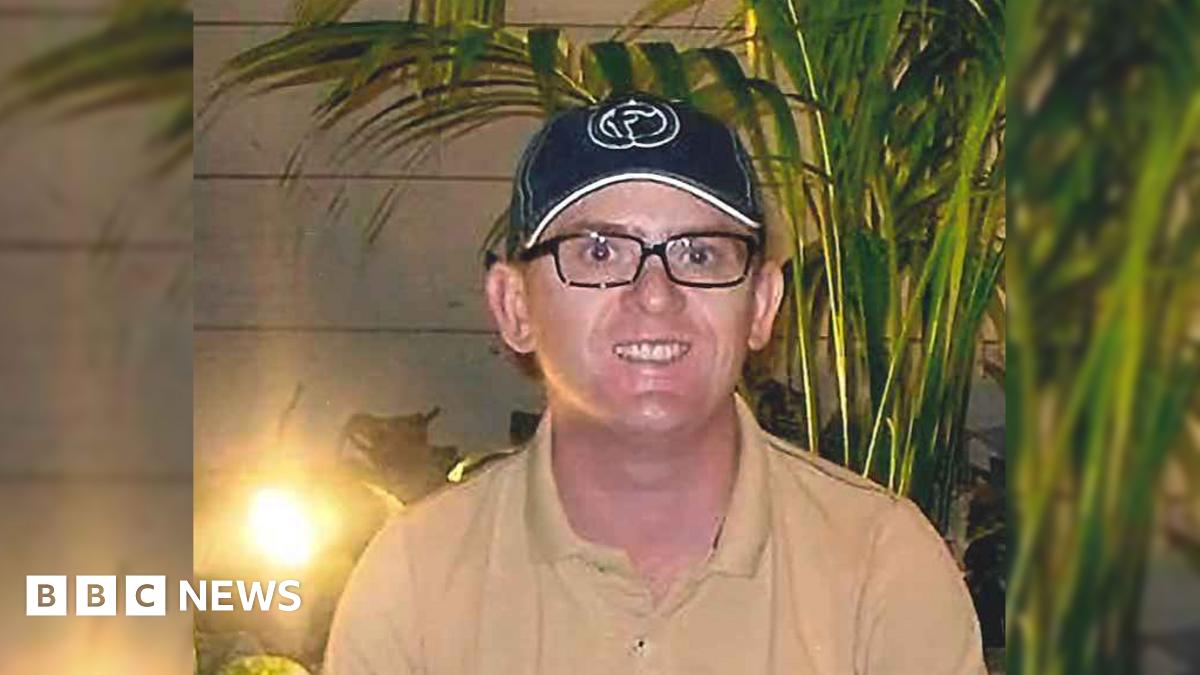 Family of crash victim David Shields pay tribute - BBC News