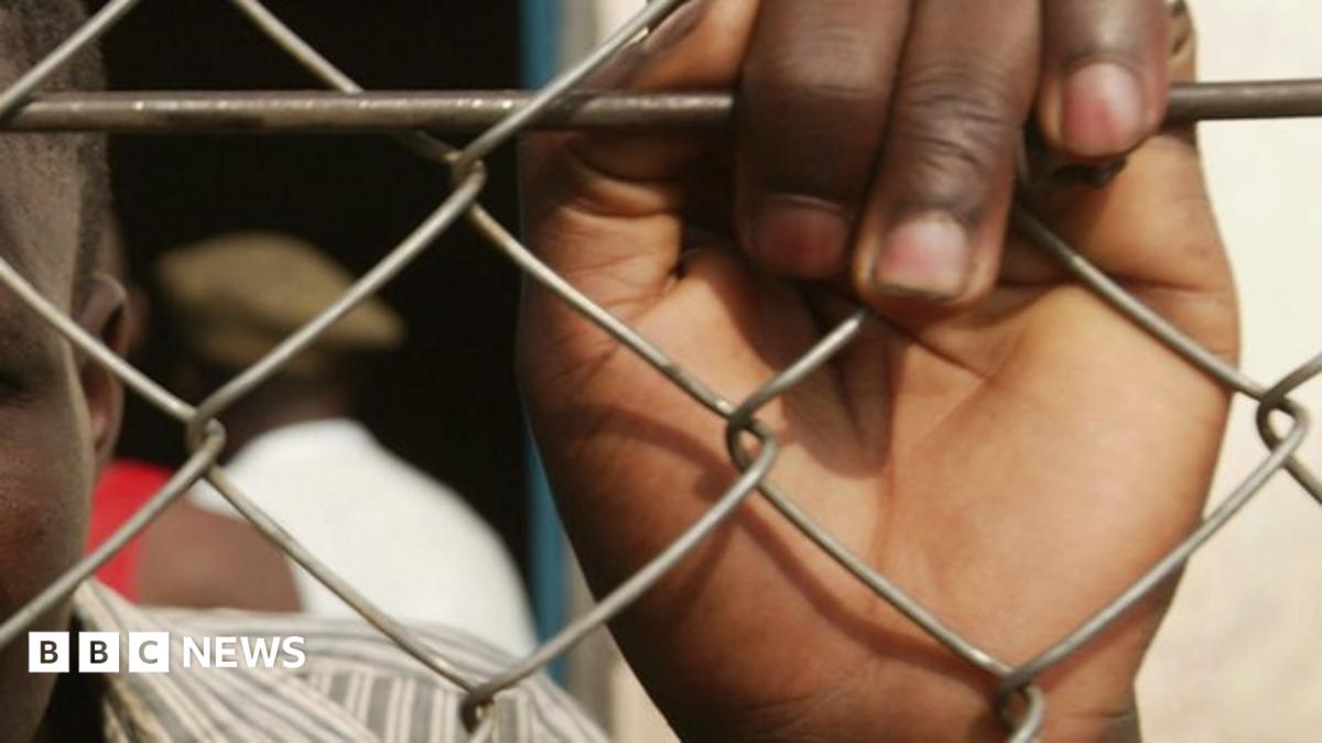 DR Congo prisoners in mass jailbreak in Bukavu - BBC News