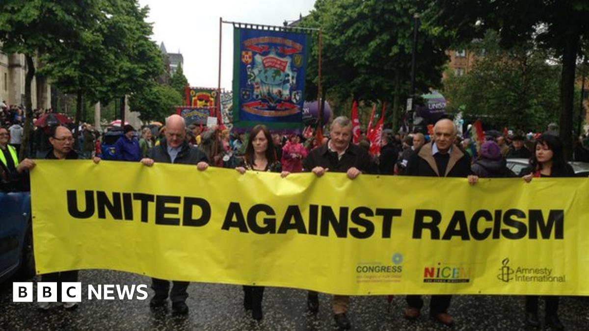 Anti-racism rally held in Belfast - BBC News