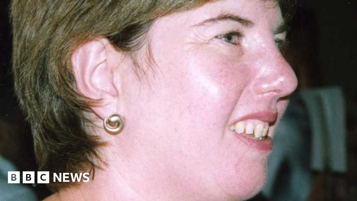 Wyton road crash: Danny Warby denies death of police officer - BBC News