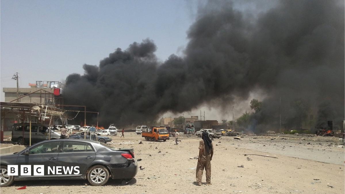 Iraq violence: Double bombing 'targets Kurdish parties' - BBC News