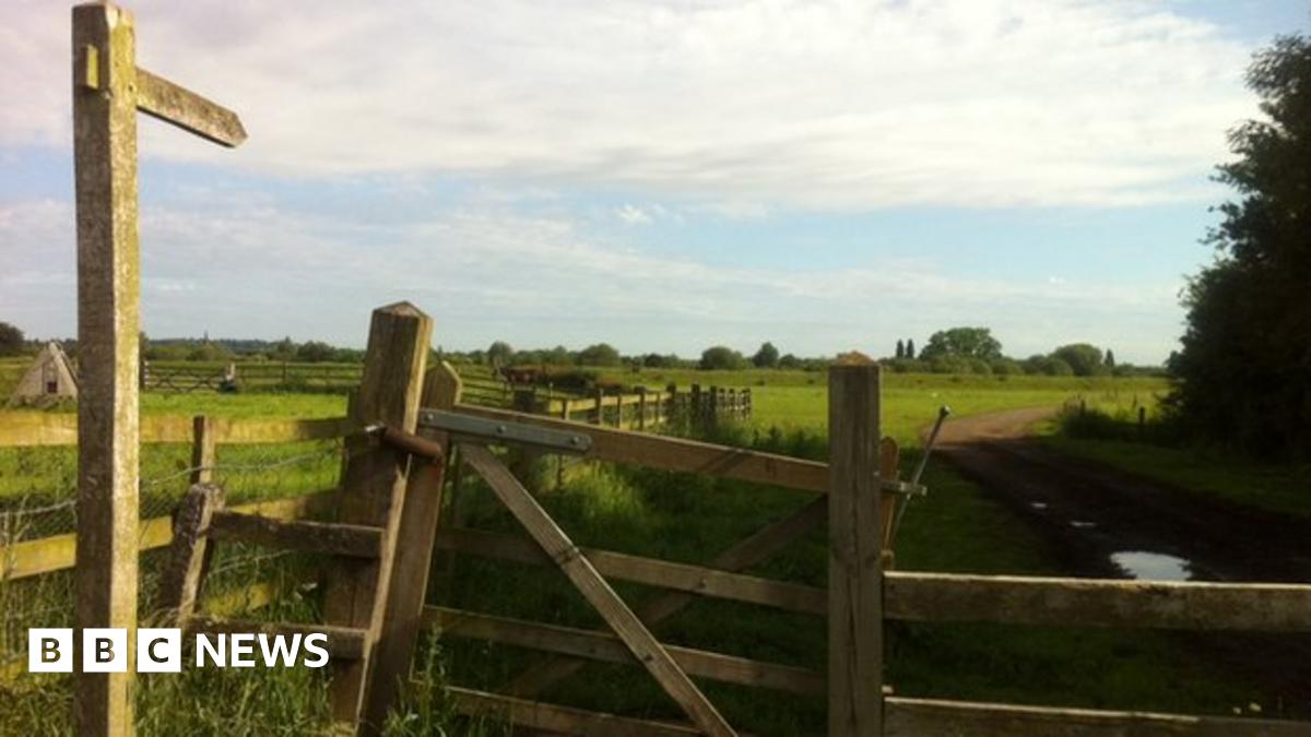 Barton in Fabis villagers voice concern over possible quarry - BBC News