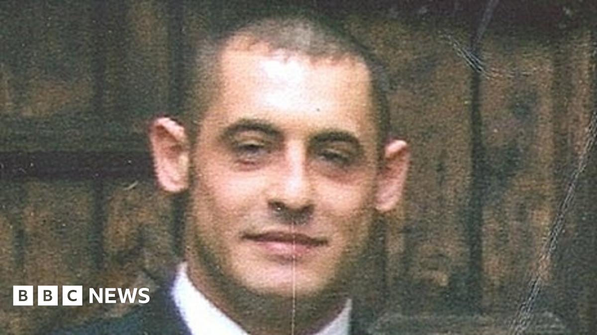 Bryan Knox murder: Gary Mawson charged over attack - BBC News