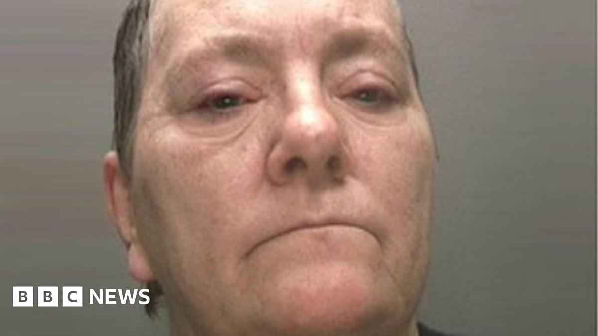 Walsall Christmas Day flat fire murderer Susan Buckley jailed - BBC News