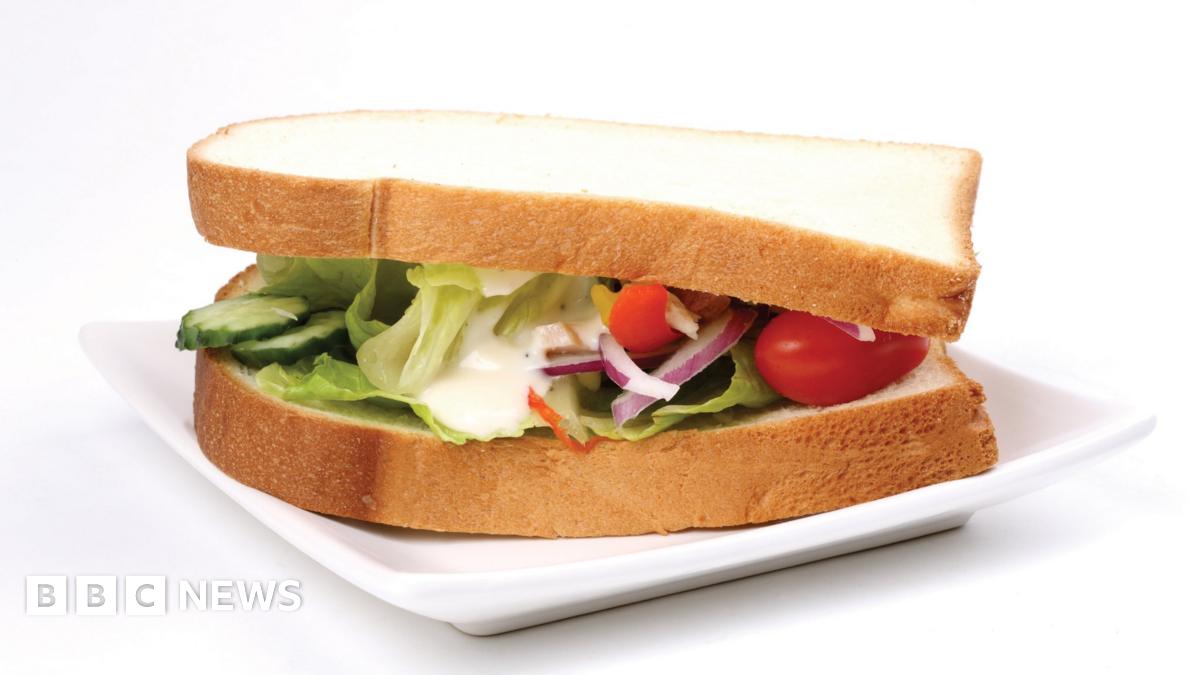 Sandwich factory workers will be recruited from Hungary - BBC News